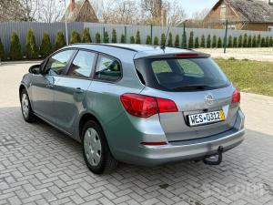 Grey Opel Astra 2013 in Ludza, with an engine capacity of 1.70 L and mileage of 195 thousand km for 4380 €, photo 5 on AUTOMOTO.COM.LV