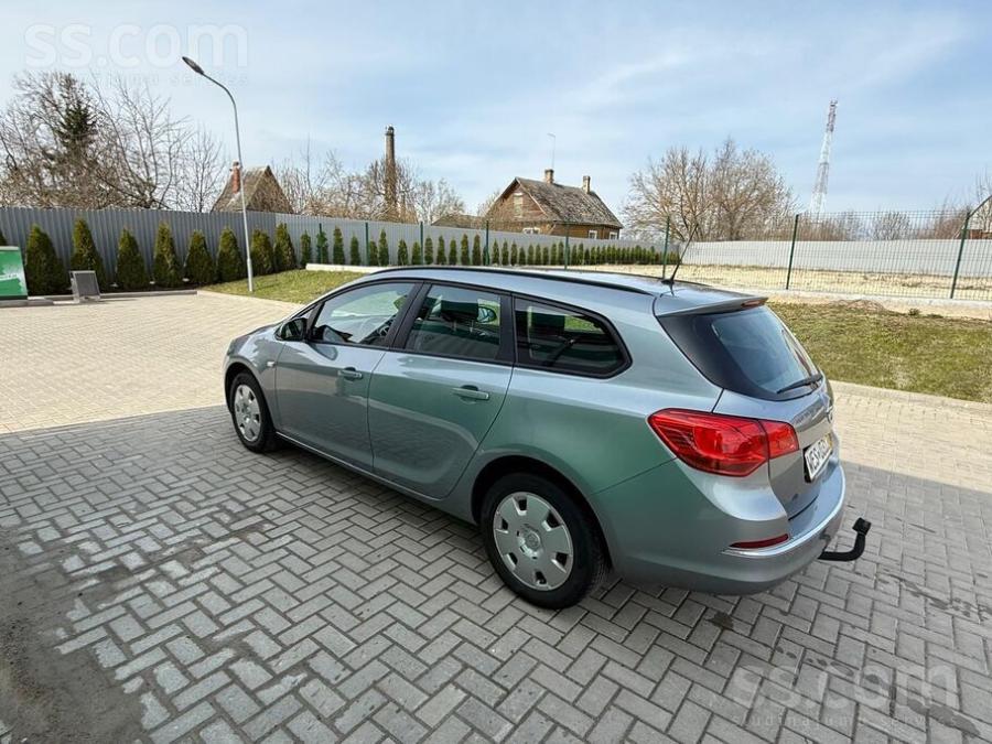 Grey Opel Astra 2013 in Ludza, with an engine capacity of 1.70 L and mileage of 195 thousand km for 4380 €, photo 15 on AUTOMOTO.COM.LV