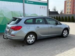Grey Opel Astra 2013 in Ludza, with an engine capacity of 1.70 L and mileage of 195 thousand km for 4380 €, photo 16 on AUTOMOTO.COM.LV