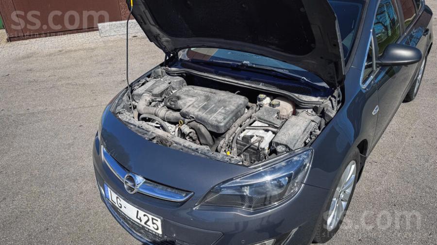 Pelēks Opel Astra 2013 Rīga, ar dzinēja tilpumu 1.70 L un nobraukumu 289 tūkst. km par 3200 €, foto 9 vietnē AUTOMOTO.COM.LV