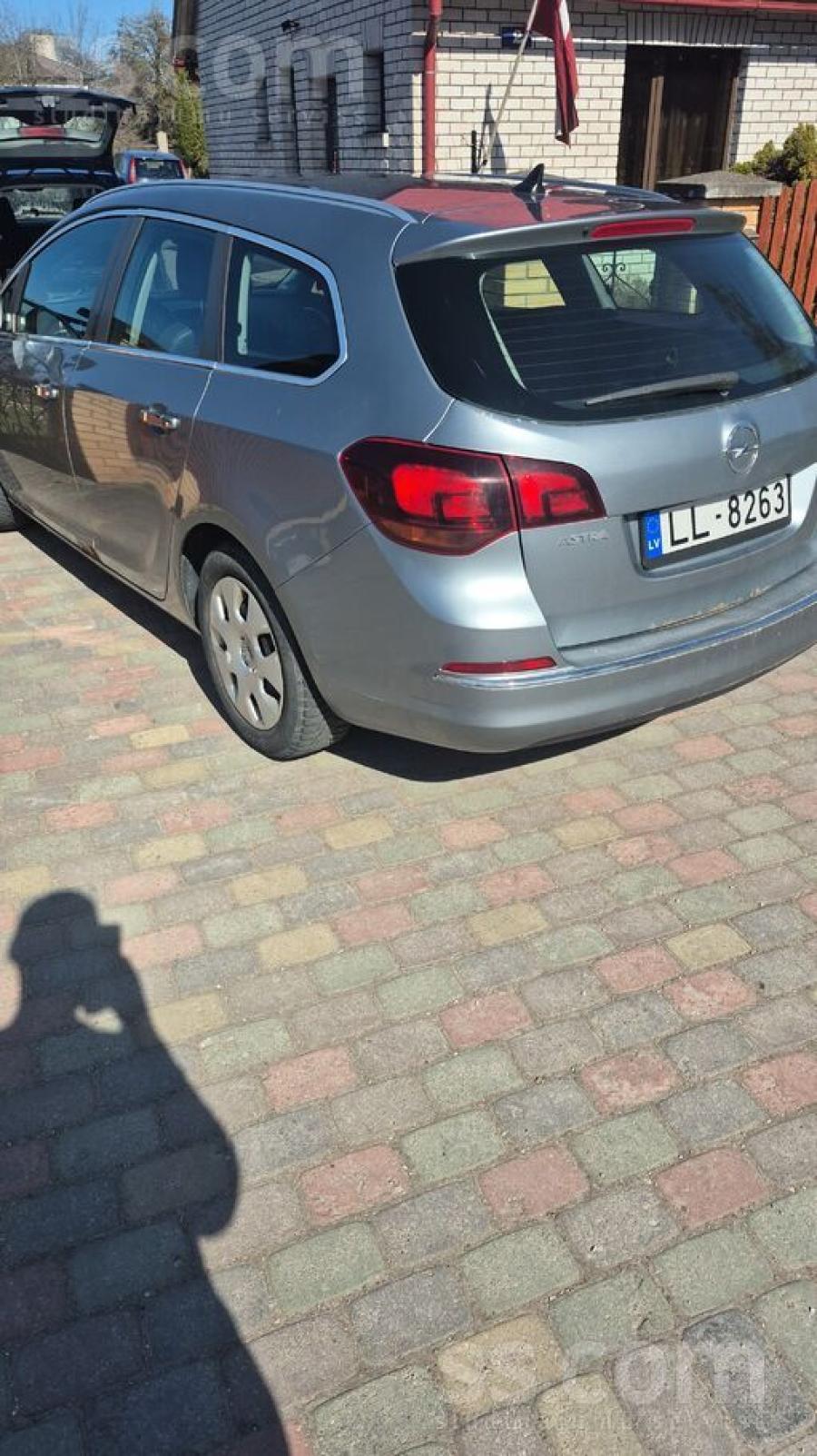Pelēks Opel Astra 2013 Talsi, ar dzinēja tilpumu 1.70 L un nobraukumu 370 tūkst. km par 1950 €, foto 4 vietnē AUTOMOTO.COM.LV