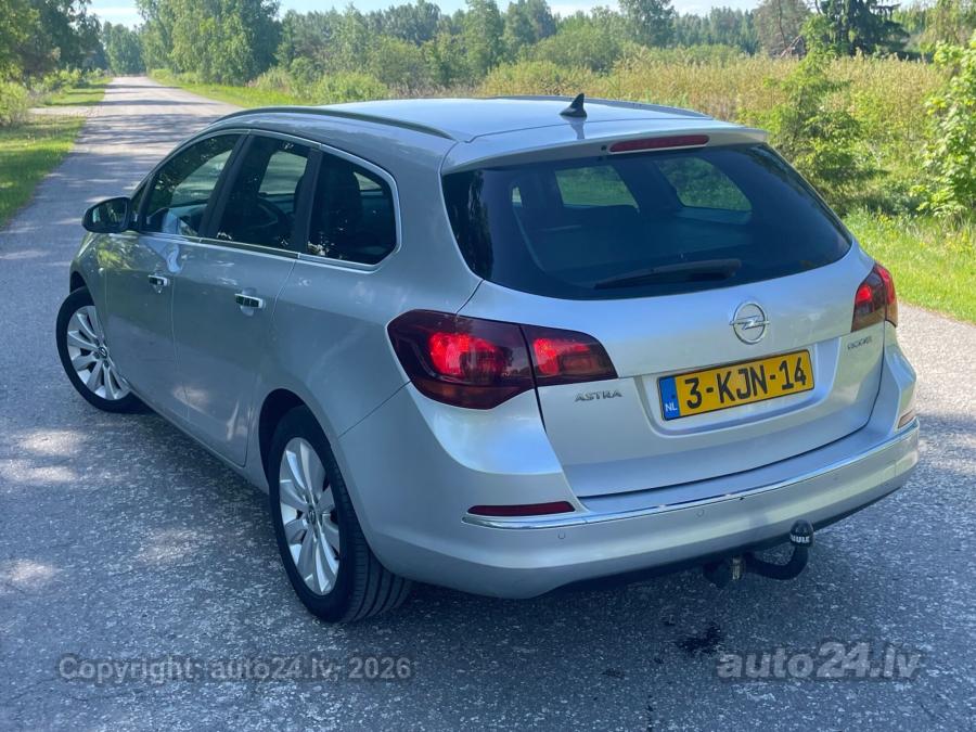 Pelēks Opel Astra 2013 Tartu, ar dzinēja tilpumu 1.70 L un nobraukumu 243 tūkst. km par 4390 €, foto 3 vietnē AUTOMOTO.COM.LV