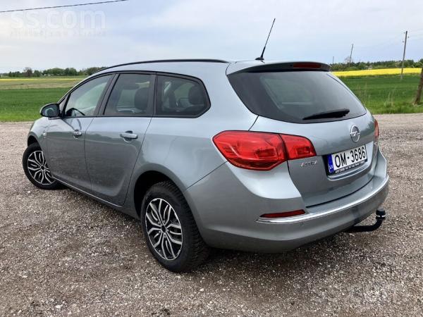 Pelēks Opel Astra 2013 Talsi, ar dzinēja tilpumu 1.70 L un nobraukumu 182 tūkst. km par 5600 €, foto 5 vietnē AUTOMOTO.COM.LV