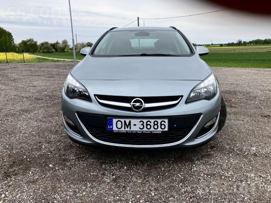Grey Opel Astra 2013 in Talsi, with an engine capacity of 1.70 L and mileage of 182 thousand km for 5600 €, photo 9 on AUTOMOTO.COM.LV