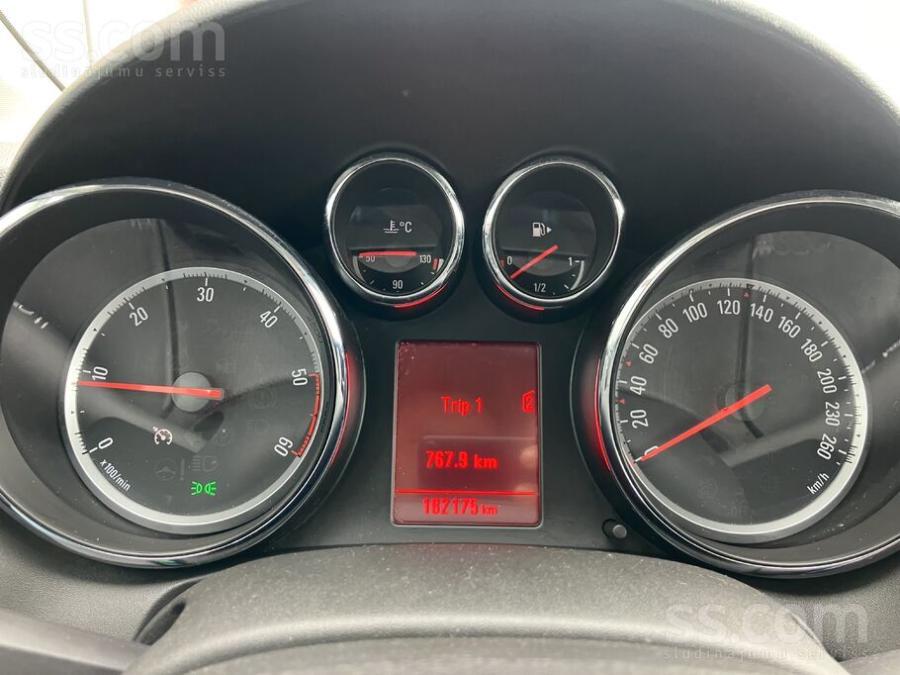 Grey Opel Astra 2013 in Talsi, with an engine capacity of 1.70 L and mileage of 182 thousand km for 5600 €, photo 10 on AUTOMOTO.COM.LV