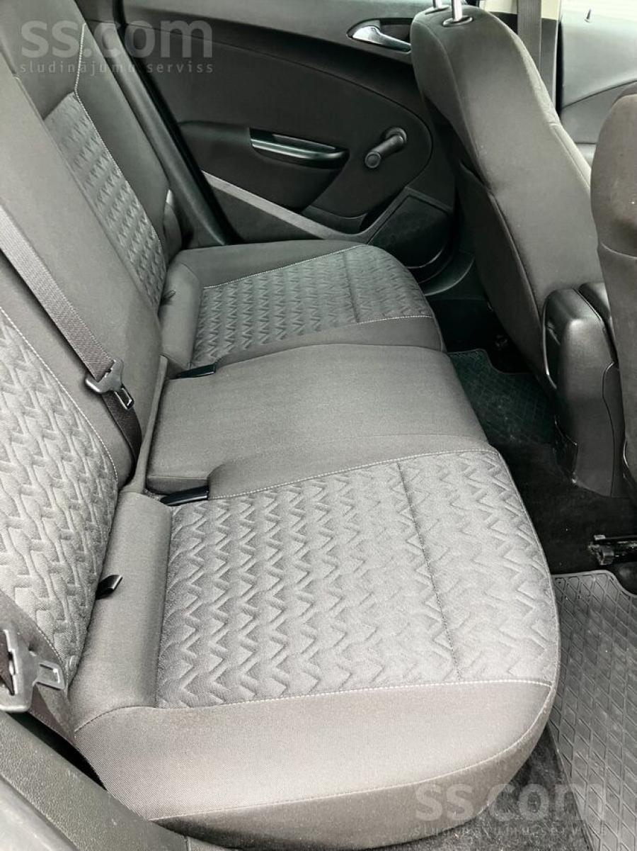 Grey Opel Astra 2013 in Talsi, with an engine capacity of 1.70 L and mileage of 182 thousand km for 5600 €, photo 16 on AUTOMOTO.COM.LV