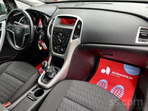 Grey Opel Astra 2013 in Talsi, with an engine capacity of 1.70 L and mileage of 182 thousand km for 5600 €, photo 17 on AUTOMOTO.COM.LV