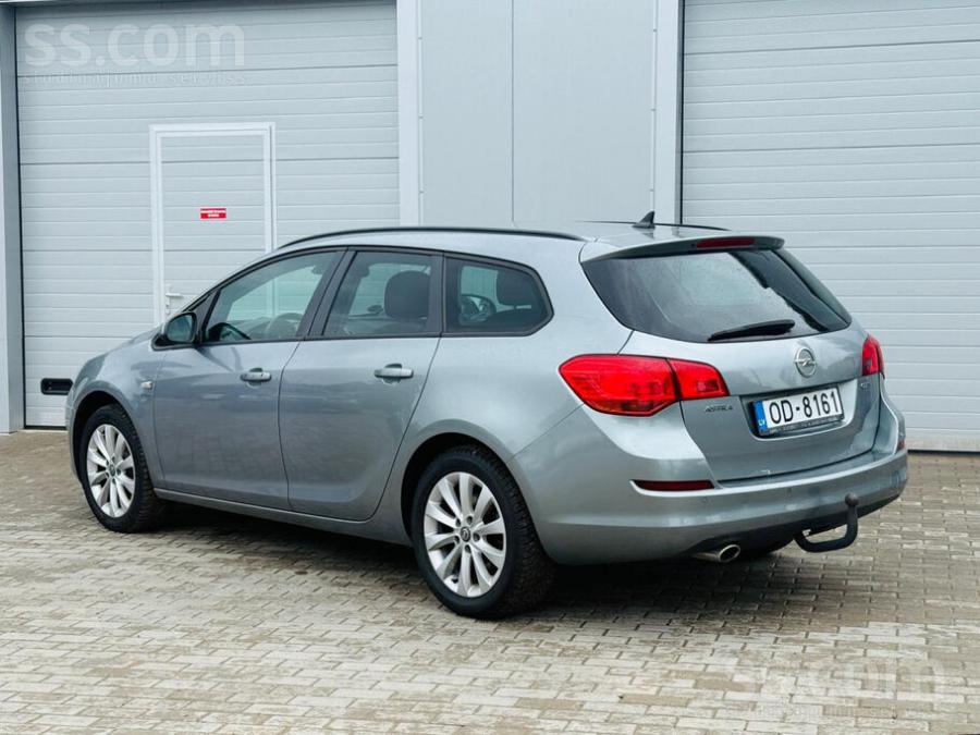 Pelēks Opel Astra 2013 Rīga, ar dzinēja tilpumu 2.00 L un nobraukumu 258 tūkst. km par 4800 €, foto 5 vietnē AUTOMOTO.COM.LV