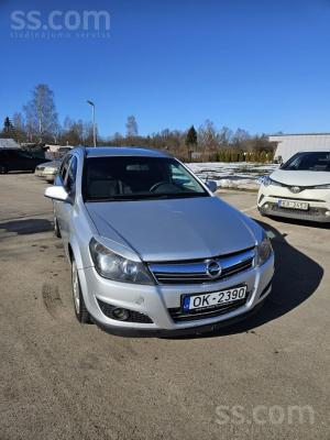 Grey Opel Astra 2013 in Riga, with an engine capacity of 1.70 L and mileage of 463 thousand km for 1800 €, photo  on AUTOMOTO.COM.LV