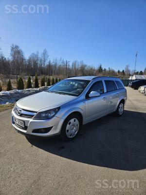 Grey Opel Astra 2013 in Riga, with an engine capacity of 1.70 L and mileage of 463 thousand km for 1800 €, photo 6 on AUTOMOTO.COM.LV