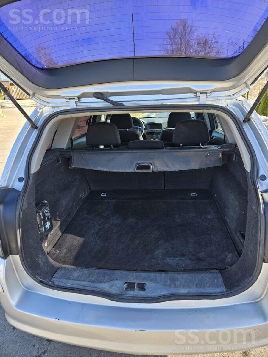 Grey Opel Astra 2013 in Riga, with an engine capacity of 1.70 L and mileage of 463 thousand km for 1800 €, photo 10 on AUTOMOTO.COM.LV