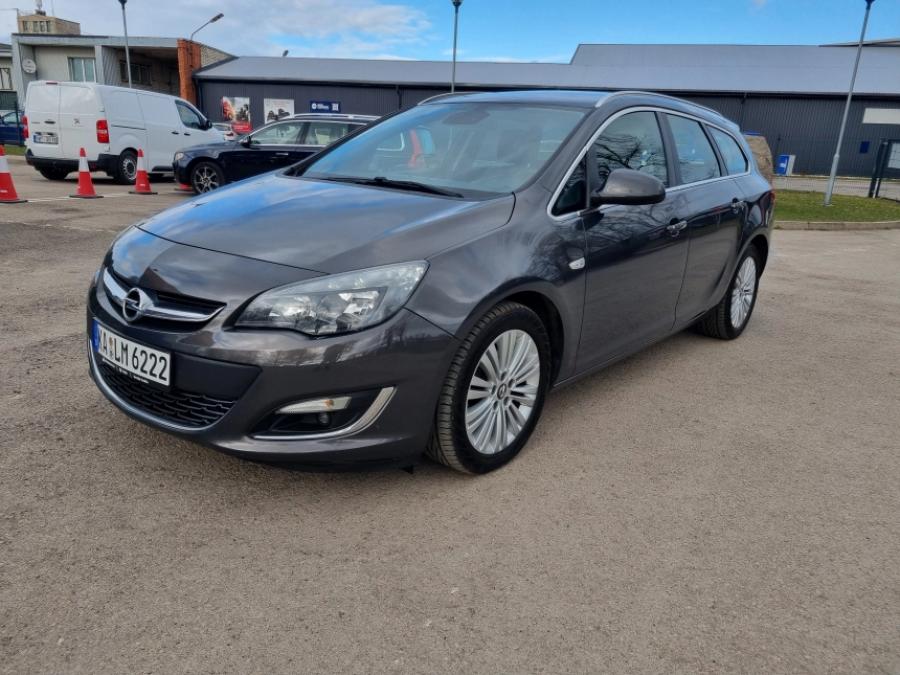 Grey Opel Astra 2013 in Riga, with an engine capacity of 1.70 L and mileage of 240 thousand km for 4770 €, photo 1 on AUTOMOTO.COM.LV