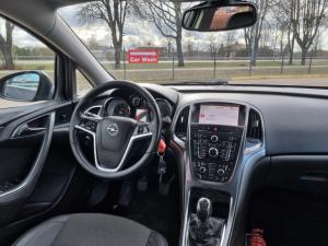 Grey Opel Astra 2013 in Riga, with an engine capacity of 1.70 L and mileage of 240 thousand km for 4770 €, photo 7 on AUTOMOTO.COM.LV