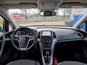 Grey Opel Astra 2013 in Riga, with an engine capacity of 1.70 L and mileage of 240 thousand km for 4770 €, photo 8 on AUTOMOTO.COM.LV