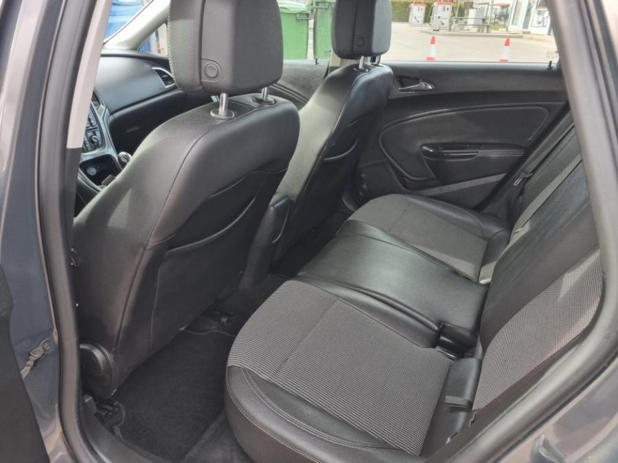 Grey Opel Astra 2013 in Riga, with an engine capacity of 1.70 L and mileage of 240 thousand km for 4770 €, photo 9 on AUTOMOTO.COM.LV