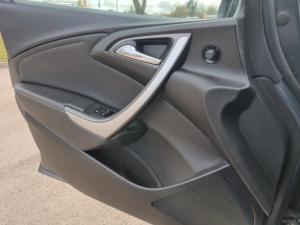 Grey Opel Astra 2013 in Riga, with an engine capacity of 1.70 L and mileage of 240 thousand km for 4770 €, photo 10 on AUTOMOTO.COM.LV