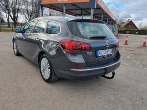 Grey Opel Astra 2013 in Riga, with an engine capacity of 1.70 L and mileage of 240 thousand km for 4770 €, photo 15 on AUTOMOTO.COM.LV