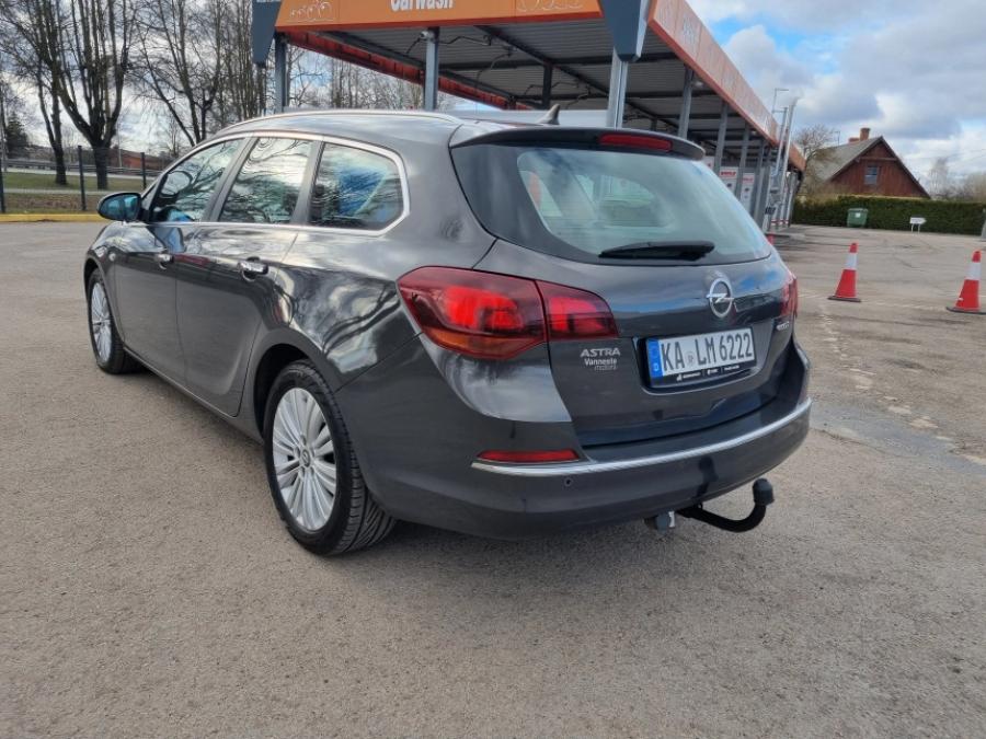 Grey Opel Astra 2013 in Riga, with an engine capacity of 1.70 L and mileage of 240 thousand km for 4770 €, photo 15 on AUTOMOTO.COM.LV