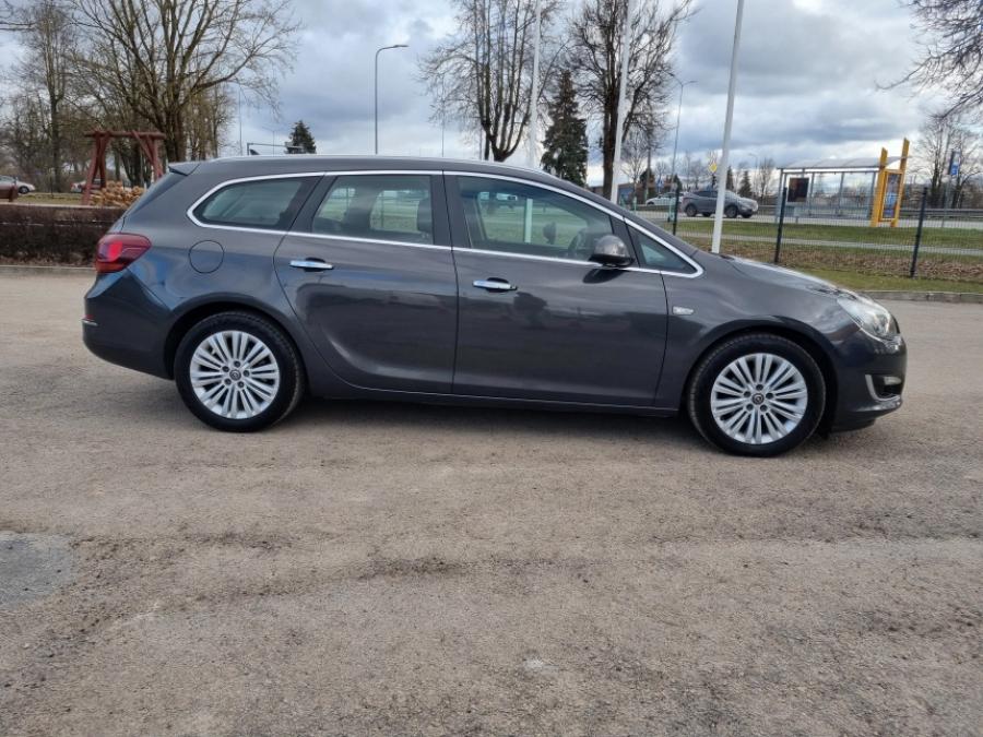 Grey Opel Astra 2013 in Riga, with an engine capacity of 1.70 L and mileage of 240 thousand km for 4770 €, photo 18 on AUTOMOTO.COM.LV