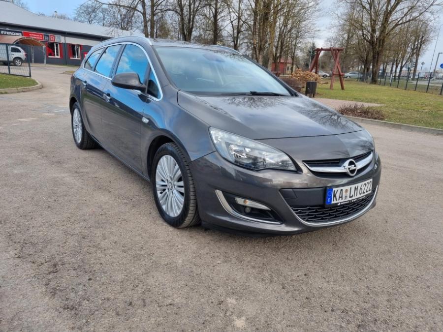 Grey Opel Astra 2013 in Riga, with an engine capacity of 1.70 L and mileage of 240 thousand km for 4770 €, photo 19 on AUTOMOTO.COM.LV
