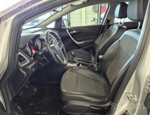 Pelēks Opel Astra 2013 Rīga, ar dzinēja tilpumu 1.40 L un nobraukumu 213 tūkst. km par 3900 €, foto 5 vietnē AUTOMOTO.COM.LV