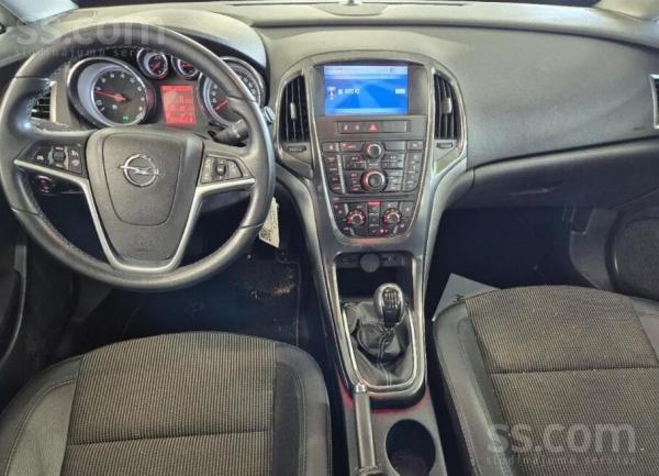 Pelēks Opel Astra 2013 Rīga, ar dzinēja tilpumu 1.40 L un nobraukumu 213 tūkst. km par 3900 €, foto 8 vietnē AUTOMOTO.COM.LV