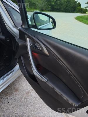 Grey Opel Astra 2013 in Tukums, with an engine capacity of 1.70 L and mileage of 255 thousand km for 4250 €, photo 6 on AUTOMOTO.COM.LV