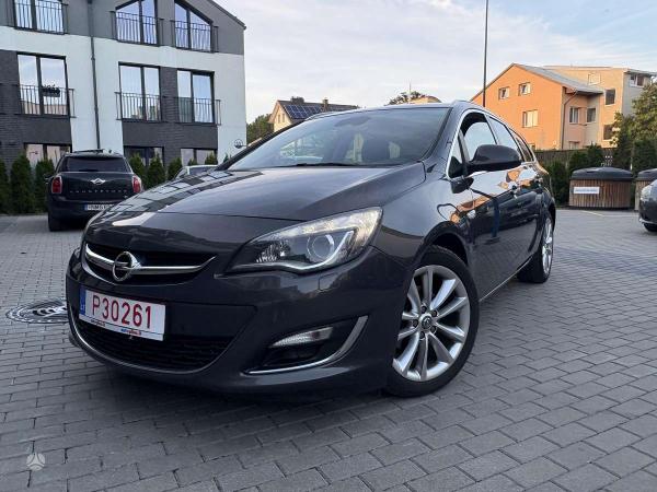 Grey Opel Astra 2013 in Vilnius, with an engine capacity of 2.00 L and mileage of 311 thousand km for 3750 €, photo 2 on AUTOMOTO.COM.LV