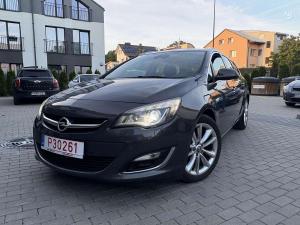 Grey Opel Astra 2013 in Vilnius, with an engine capacity of 2.00 L and mileage of 311 thousand km for 3750 €, photo 4 on AUTOMOTO.COM.LV