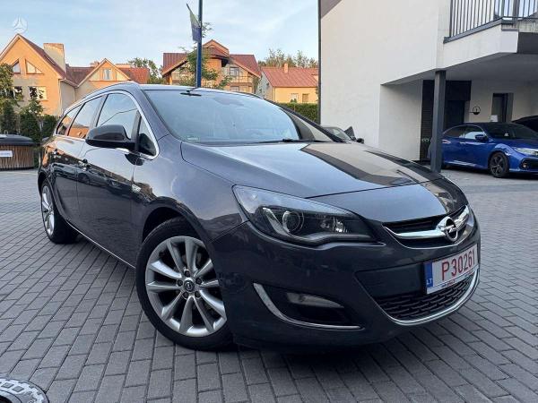 Grey Opel Astra 2013 in Vilnius, with an engine capacity of 2.00 L and mileage of 311 thousand km for 3750 €, photo 4 on AUTOMOTO.COM.LV