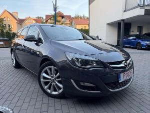 Grey Opel Astra 2013 in Vilnius, with an engine capacity of 2.00 L and mileage of 311 thousand km for 3750 €, photo 5 on AUTOMOTO.COM.LV