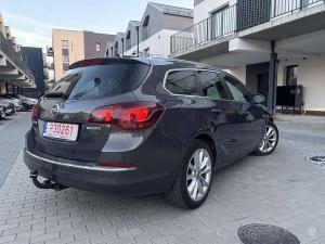 Grey Opel Astra 2013 in Vilnius, with an engine capacity of 2.00 L and mileage of 311 thousand km for 3750 €, photo 6 on AUTOMOTO.COM.LV