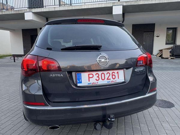 Grey Opel Astra 2013 in Vilnius, with an engine capacity of 2.00 L and mileage of 311 thousand km for 3750 €, photo 7 on AUTOMOTO.COM.LV