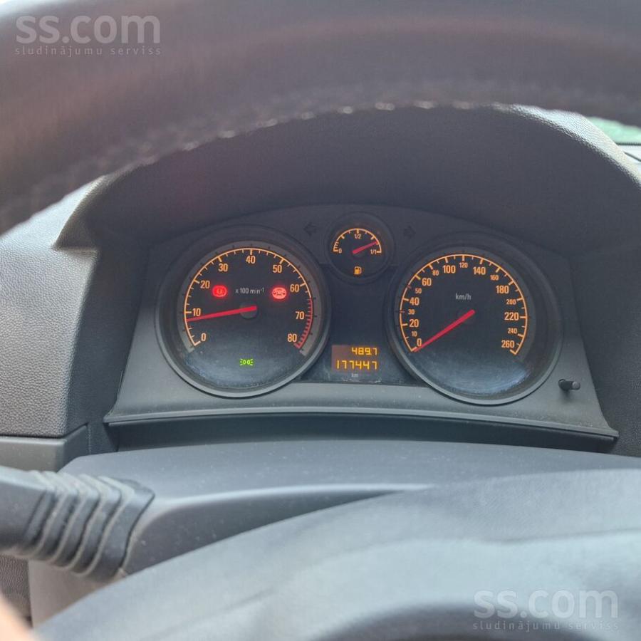 Pelēks Opel Astra 2013 Daugavpils, ar dzinēja tilpumu 1.60 L un nobraukumu 177 tūkst. km par 3950 €, foto 7 vietnē AUTOMOTO.COM.LV