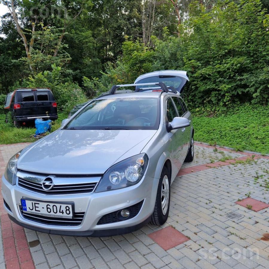 Pelēks Opel Astra 2013 Daugavpils, ar dzinēja tilpumu 1.60 L un nobraukumu 177 tūkst. km par 3950 €, foto 16 vietnē AUTOMOTO.COM.LV