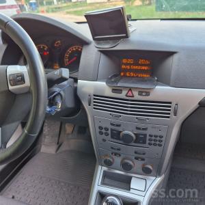 Pelēks Opel Astra 2013 Daugavpils, ar dzinēja tilpumu 1.60 L un nobraukumu 177 tūkst. km par 3950 €, foto 17 vietnē AUTOMOTO.COM.LV