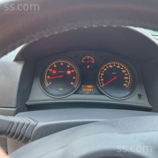 Pelēks Opel Astra 2013 Daugavpils, ar dzinēja tilpumu 1.60 L un nobraukumu 177 tūkst. km par 3950 €, foto 6 vietnē AUTOMOTO.COM.LV