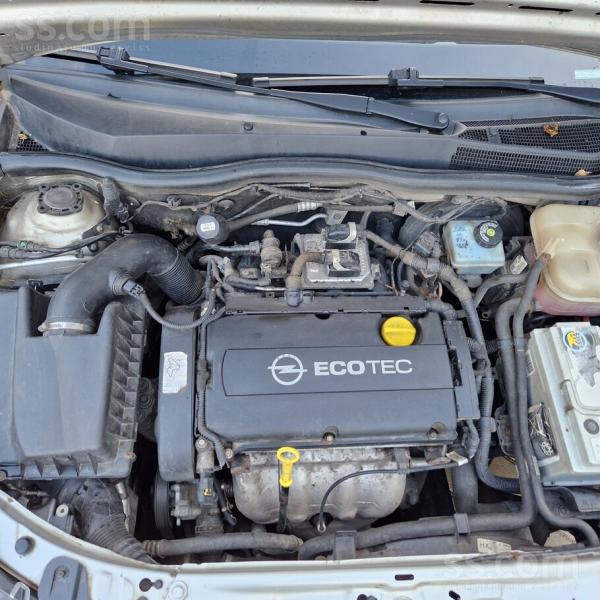 Pelēks Opel Astra 2013 Daugavpils, ar dzinēja tilpumu 1.60 L un nobraukumu 177 tūkst. km par 3950 €, foto 9 vietnē AUTOMOTO.COM.LV