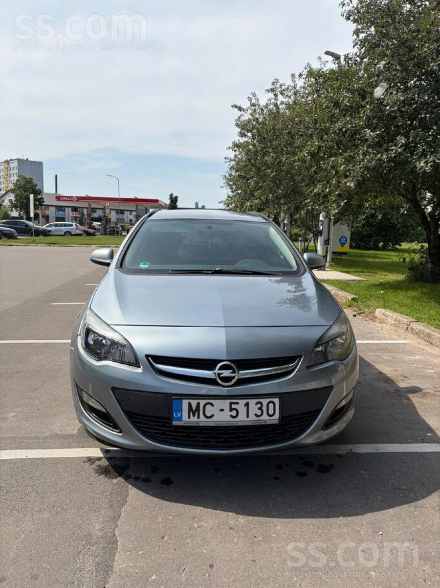 Grey Opel Astra 2013 in Jelgava, with an engine capacity of 1.70 L and mileage of 275 thousand km for 1490 €, photo 9 on AUTOMOTO.COM.LV