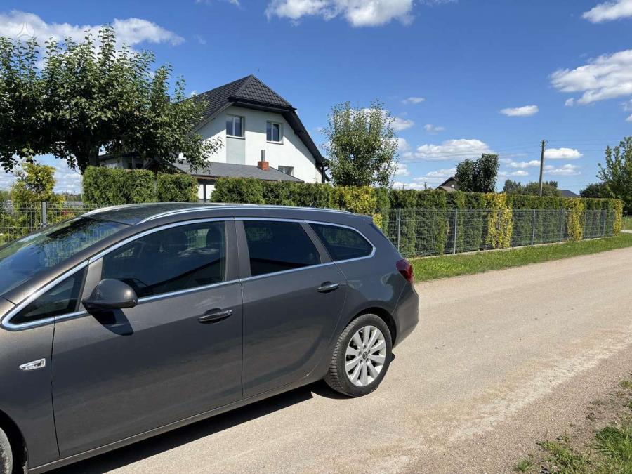 Pelēks Opel Astra 2013 Jurbarkas, ar dzinēja tilpumu 1.96 L un nobraukumu 198 tūkst. km par 4300 €, foto 5 vietnē AUTOMOTO.COM.LV