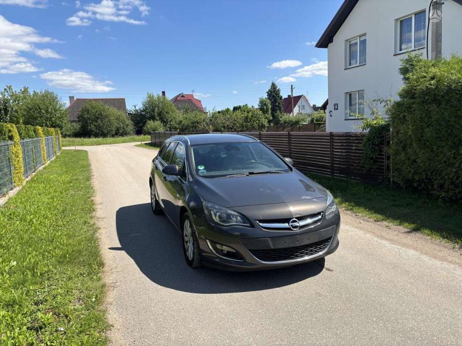 Pelēks Opel Astra 2013 Jurbarkas, ar dzinēja tilpumu 1.96 L un nobraukumu 198 tūkst. km par 4300 €, foto 9 vietnē AUTOMOTO.COM.LV