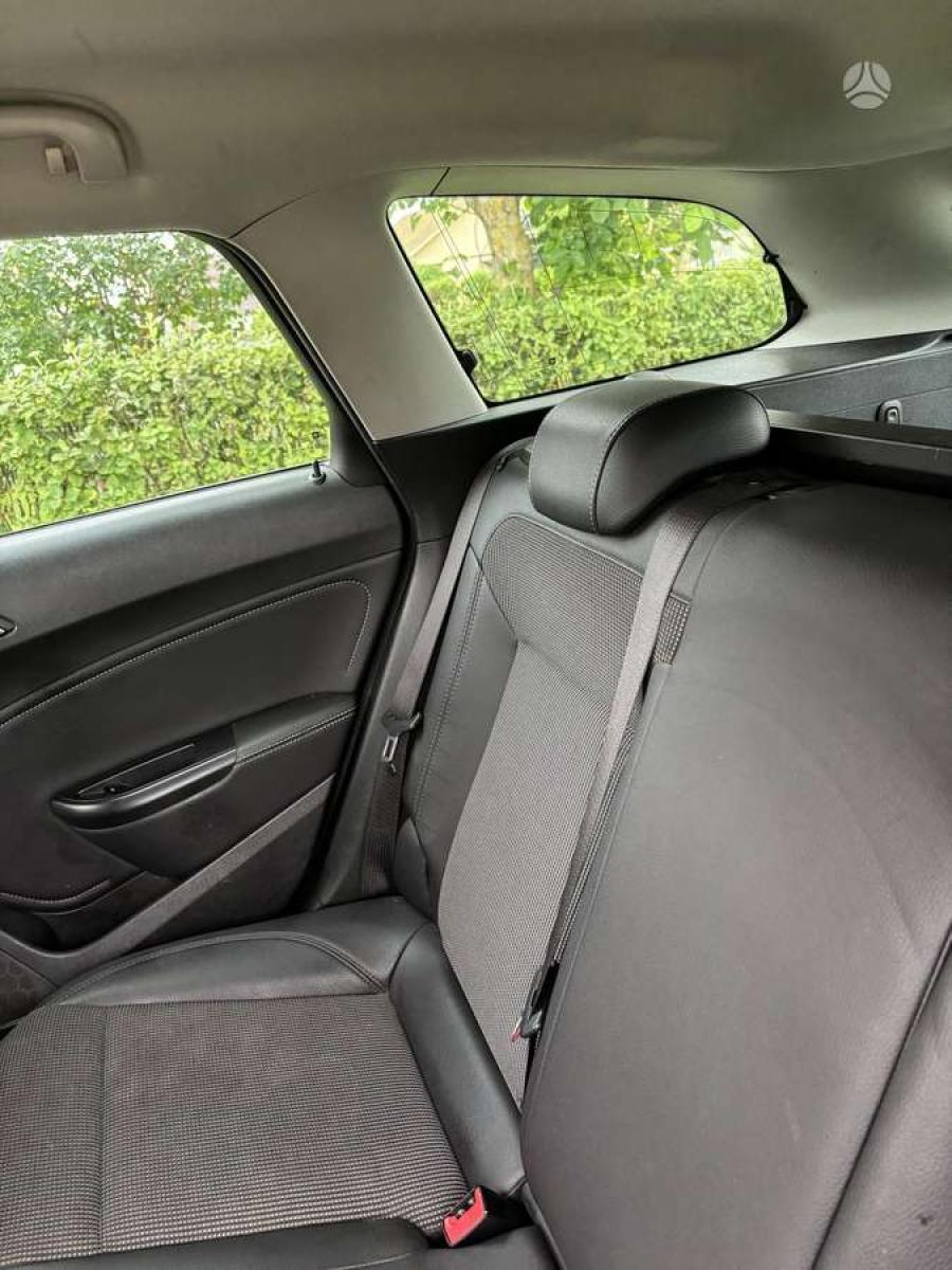 Pelēks Opel Astra 2013 Jurbarkas, ar dzinēja tilpumu 1.96 L un nobraukumu 198 tūkst. km par 4300 €, foto 10 vietnē AUTOMOTO.COM.LV