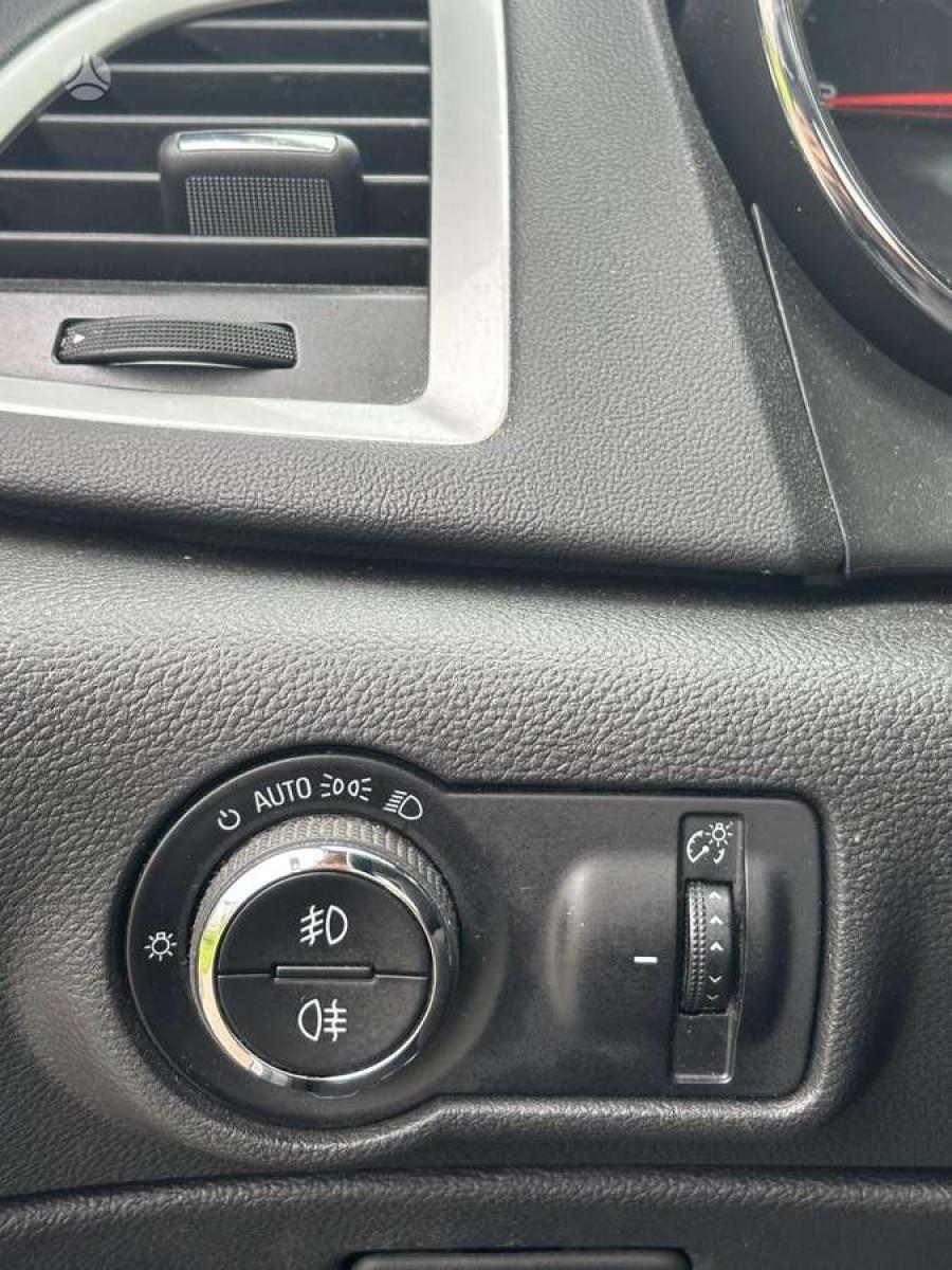 Pelēks Opel Astra 2013 Jurbarkas, ar dzinēja tilpumu 1.96 L un nobraukumu 198 tūkst. km par 4300 €, foto 17 vietnē AUTOMOTO.COM.LV