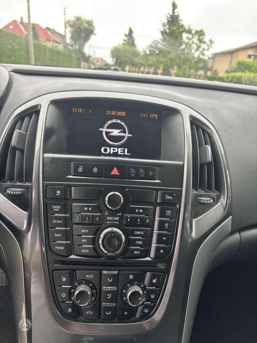 Pelēks Opel Astra 2013 Jurbarkas, ar dzinēja tilpumu 1.96 L un nobraukumu 198 tūkst. km par 4300 €, foto 18 vietnē AUTOMOTO.COM.LV