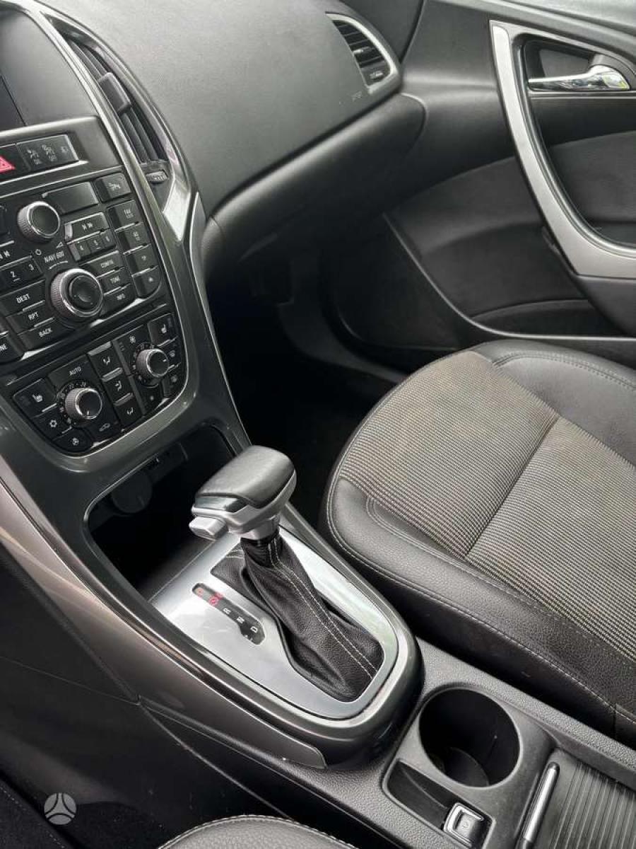 Pelēks Opel Astra 2013 Jurbarkas, ar dzinēja tilpumu 1.96 L un nobraukumu 198 tūkst. km par 4300 €, foto 19 vietnē AUTOMOTO.COM.LV