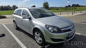 Pelēks Opel Astra 2013 Rīga, ar dzinēja tilpumu 1.70 L un nobraukumu 300 tūkst. km par 1590 €, foto 5 vietnē AUTOMOTO.COM.LV