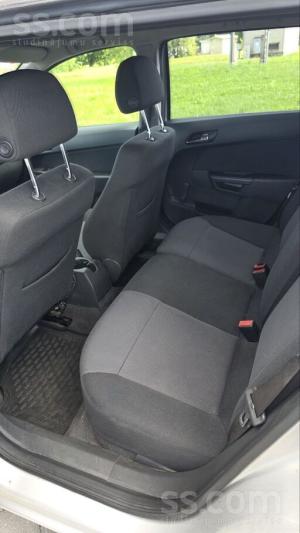 Pelēks Opel Astra 2013 Rīga, ar dzinēja tilpumu 1.70 L un nobraukumu 300 tūkst. km par 1590 €, foto 7 vietnē AUTOMOTO.COM.LV
