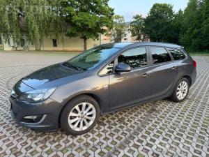 Grey Opel Astra 2013 in Cesis, with an engine capacity of 1.70 L and mileage of 338 thousand km for 4800 €, photo 3 on AUTOMOTO.COM.LV