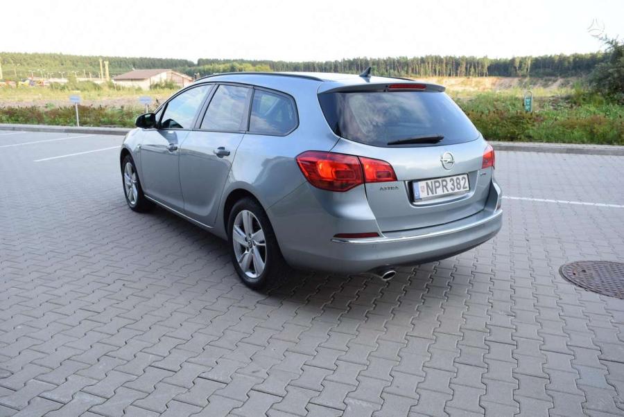 Pelēks Opel Astra 2013 Viļņa, ar dzinēja tilpumu 1.96 L un nobraukumu 278 tūkst. km par 4000 €, foto 6 vietnē AUTOMOTO.COM.LV