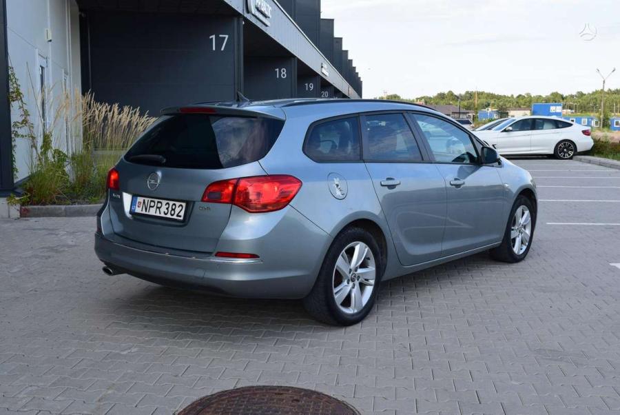 Pelēks Opel Astra 2013 Viļņa, ar dzinēja tilpumu 1.96 L un nobraukumu 278 tūkst. km par 4000 €, foto 8 vietnē AUTOMOTO.COM.LV
